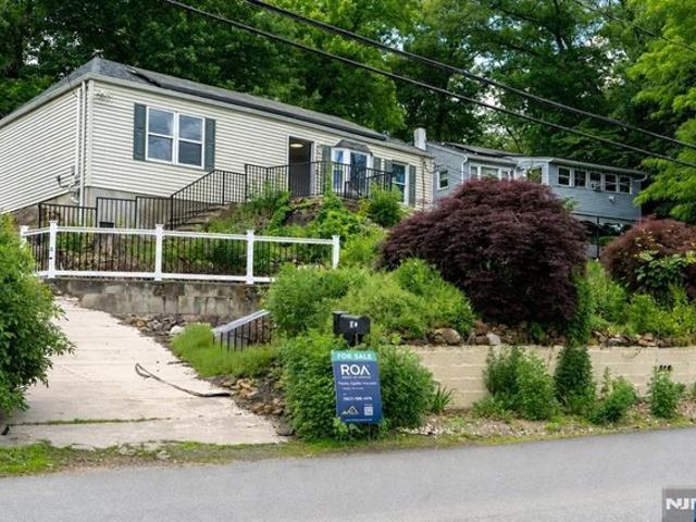 20 Greenwood Ave, Wanaque, NJ 07420