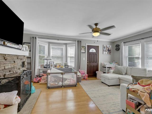20 Harding Avenue