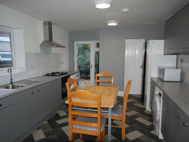 20 Harrow Road, B29 7DN 6 bed house to rent £2,548 pcm £588 pw