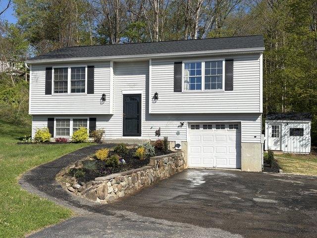 20 Hemlock Ln, Wingdale, NY 12594