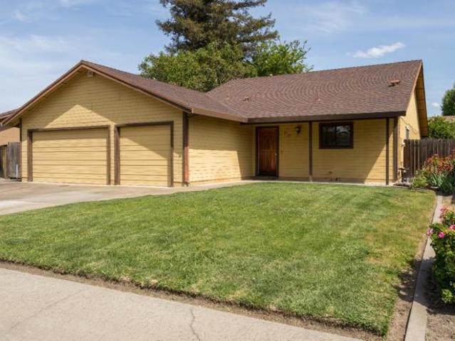 20 Hidden Lake Cir, Sacramento, CA 95831