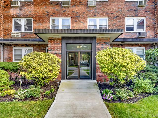 20 Hill Park Avenue 1F