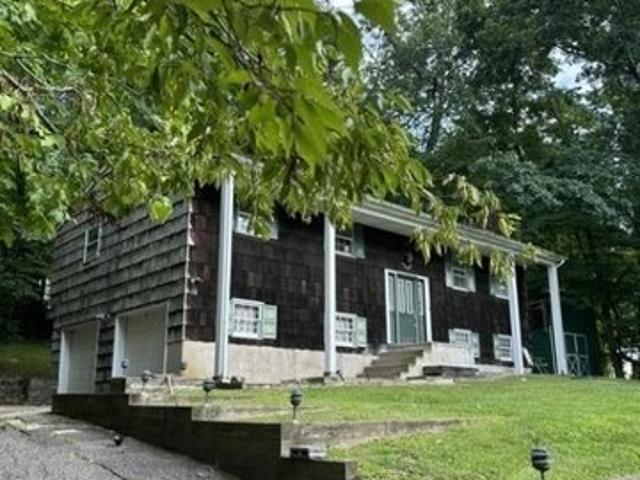 20 Hillsdale Dr, Vernon, NJ 07461