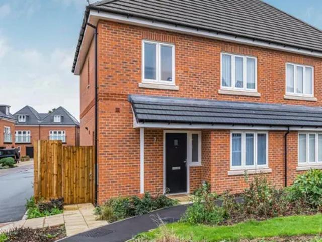 20 Holland Gardens, London, SE9 2DF, United Kingdom | 3 bed duplex for rent #168119603 | Rentberry
