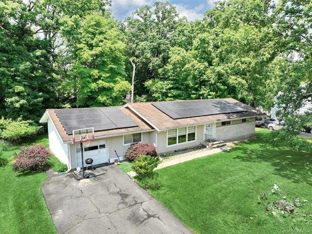 20 Holland Ln, Monsey, NY 10952