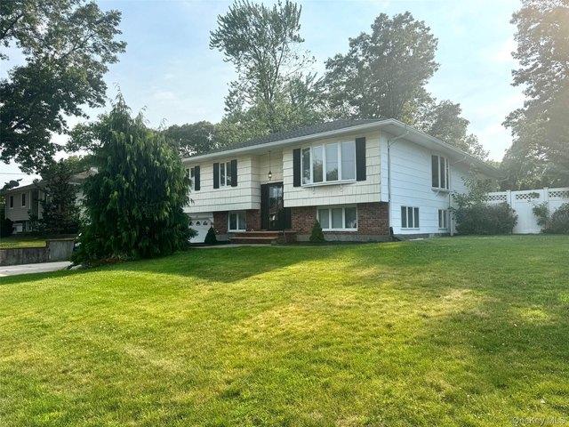 20 Hunter Pl, Smithtown, NY 11787