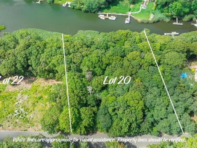 20 Inlet View Path, East Moriches, NY 11940