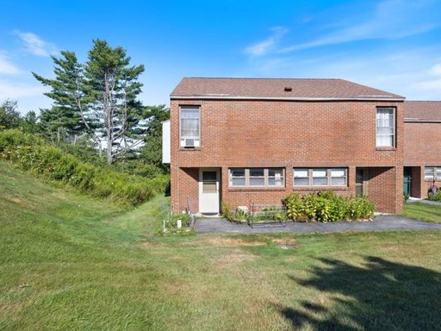 20 Juniper Ln Unit 19, Westbrook, ME 04092