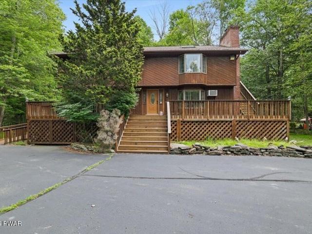 20 Kensington Rd, Hawley, PA 18428