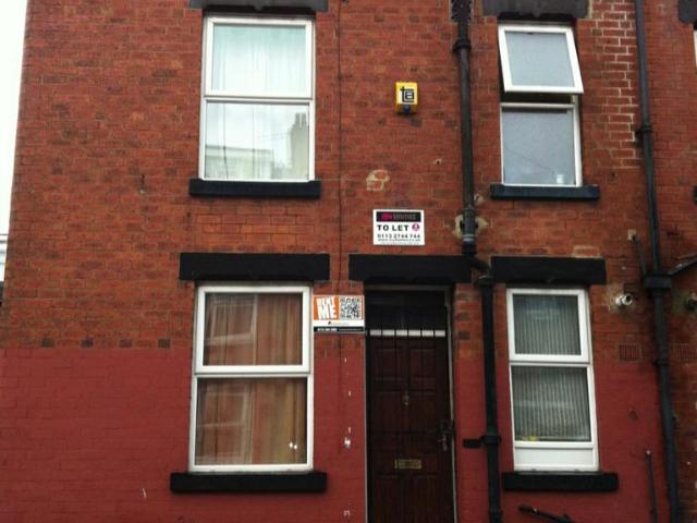 20 Kelso Gardens Univeristy Area. 3 bed house to rent £1,152 pcm £266 pw