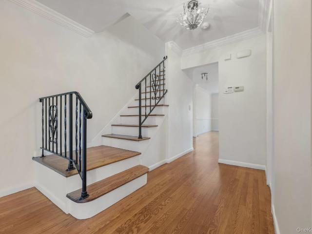 20 Kraft Avenue