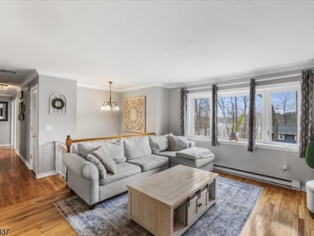 20 Lake View Dr