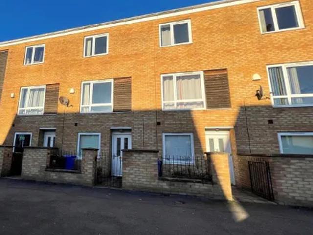 20 Lauderdale Crescent, Brunswick, Manchester, M13 9FD, United Kingdom | 4 bed townhouse for rent #166512217 | Rentberry