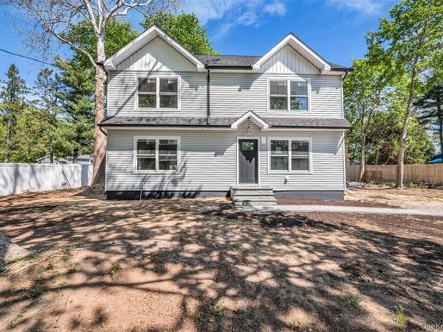 20 Lehigh Ave, Centereach, NY 11720
