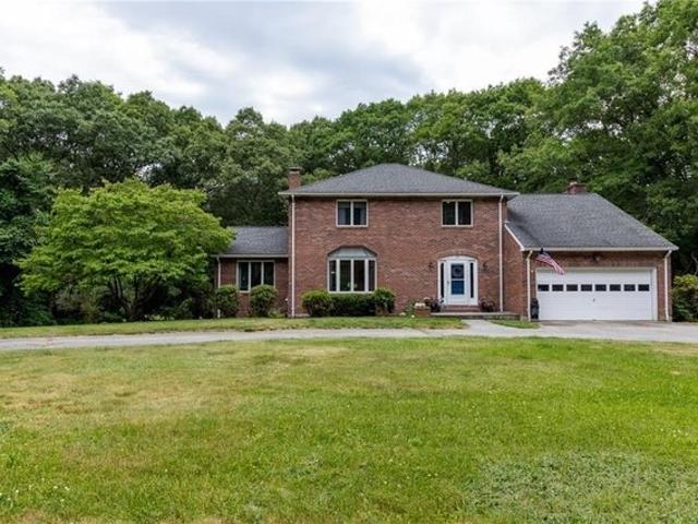 20 Lincoln Dr, North Smithfield, RI 02896