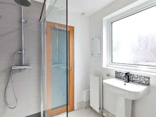 20 Lichfield Avenue, Belfast, BT5 5JQ