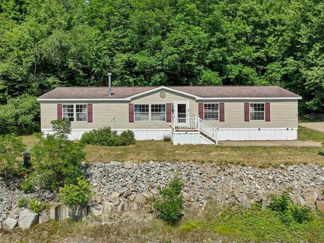 20 Lighthouse Ln, Conway, NH 03818