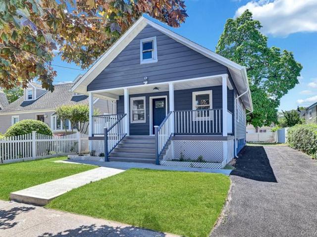20 Lillian Ave, Freeport, NY 11520