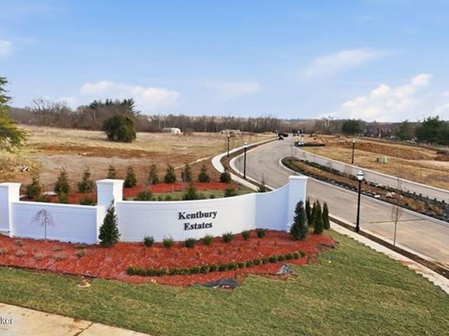 20 Littlecote Ln, Louisville, KY 40245
