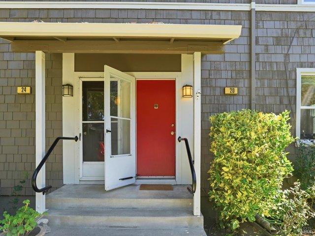 20 Livingston Ct, Novato, CA 94949