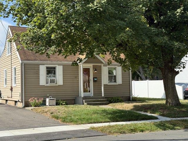 20 Macarthur Rd, Plainville, CT 06062