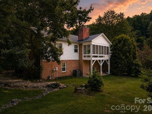 20 Mallard Ct, Brevard, NC 28712