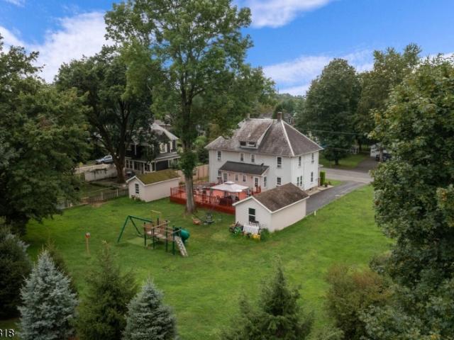 20 Maple Ave