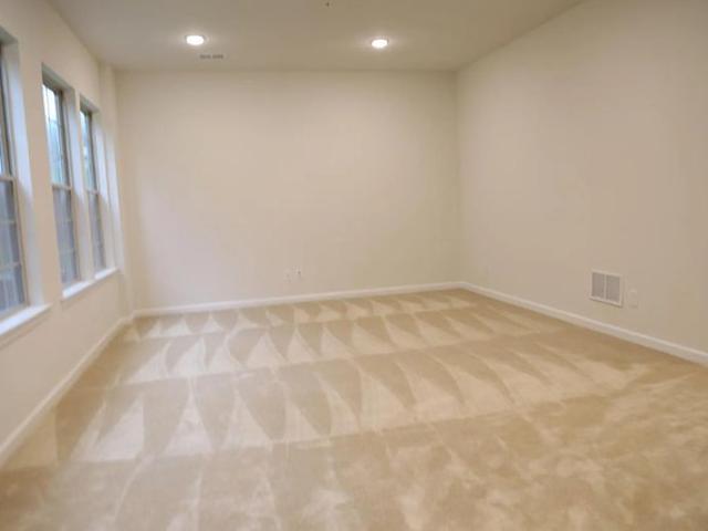 20 Maxwell Ln, Malvern, PA 19355
