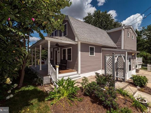 20 Meadow Rd, New Castle, DE 19720