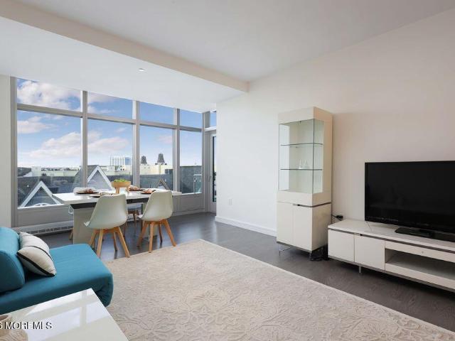 20 Melrose Terrace Unit 502