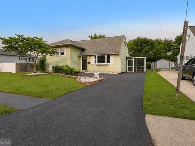 20 Merry Rd, Newark, DE 19713