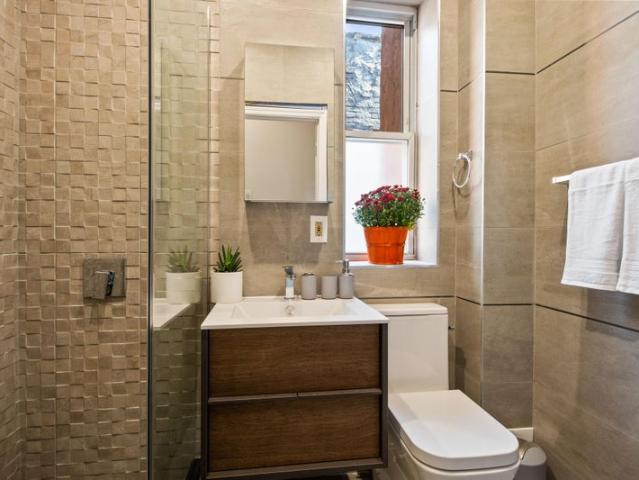 20 min from midtown apt w/ on site laundry