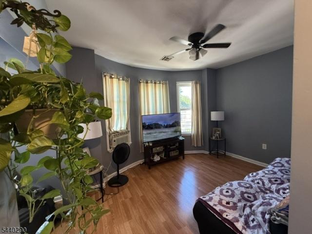 20 Montrose Ter
