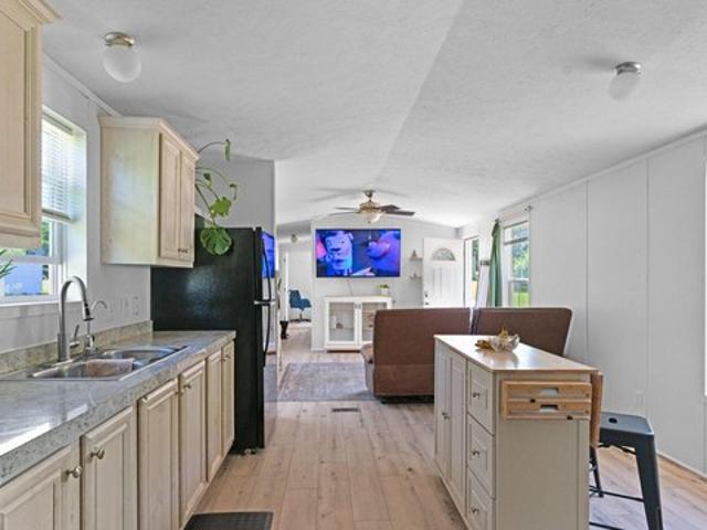 20 Mountain View Cir, Bowdoin, ME 04287