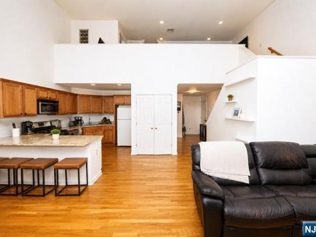 20 Mountain Avenue # 4