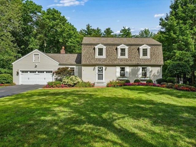 20 Mulberry Ln, Bedford, NH 03110