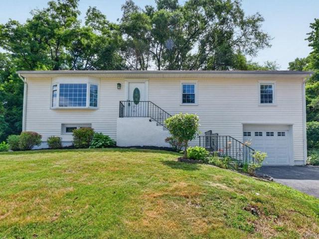 20 Muscoot Rd W, Mahopac, NY 10541
