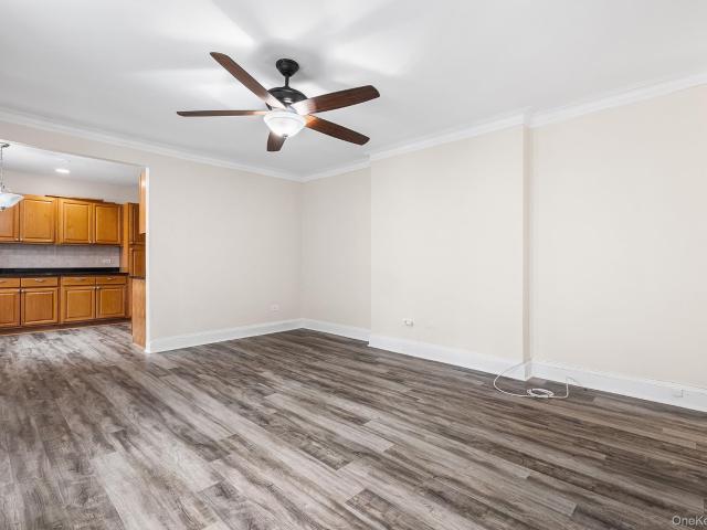 20 N Broadway B306