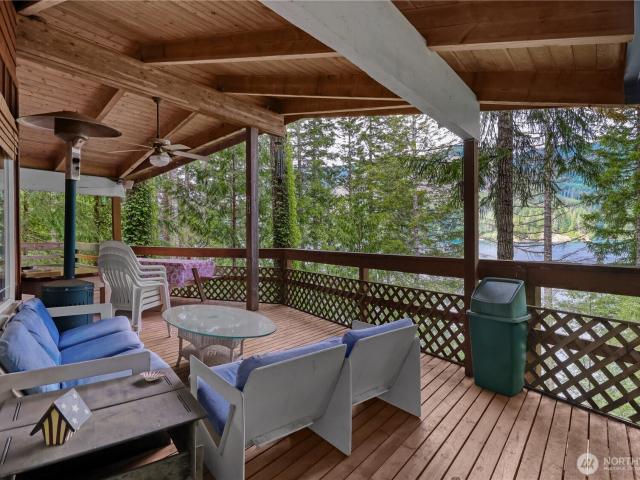 20 N Lakefront Loop