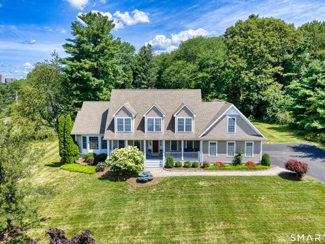 20 N Pasture Ln, Stratford, CT 06614