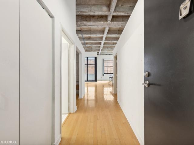 20 N State St, Unit 507, Chicago, IL 60602 | MLS #12602 | Compass