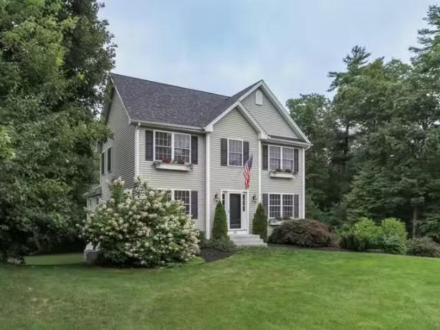 20 NANCY LN, HOOKSETT, NH 03106 Single Family Residence For Sa.