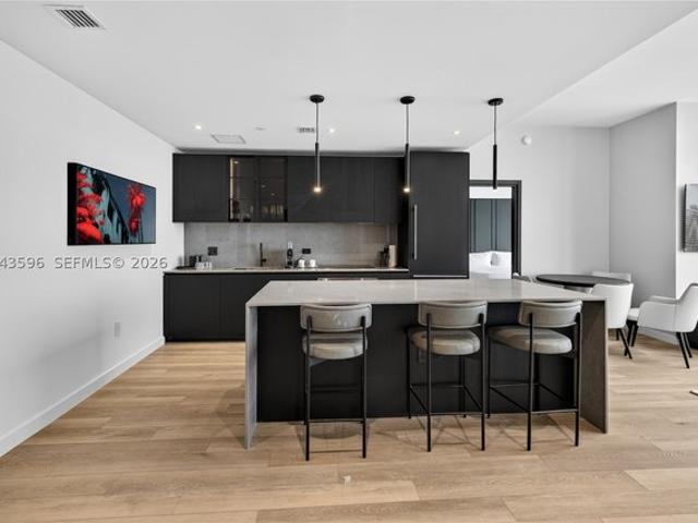 20 NE 11th St Apt 4702, Miami, FL 33132