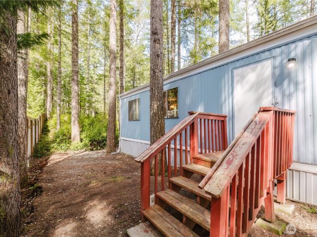 20 NE Lake Place