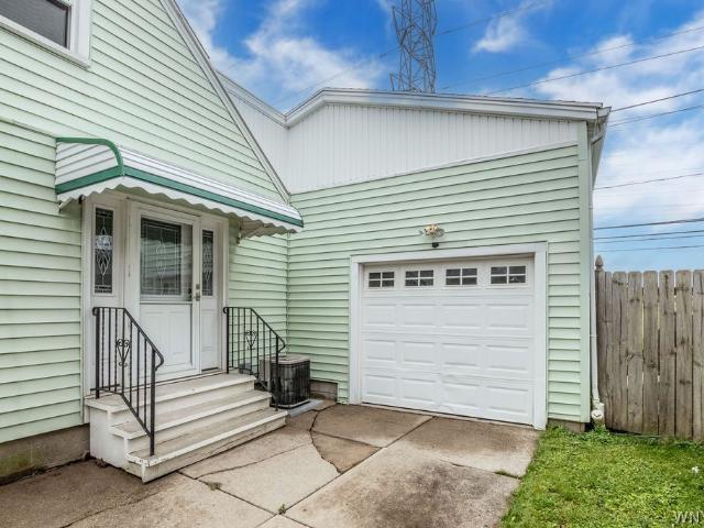 20 Nicholas Drive S