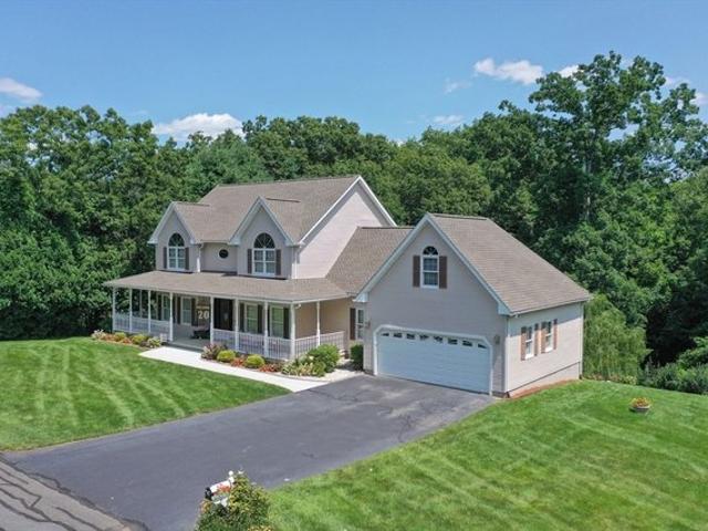 20 Nolan Ln, Agawam, MA 01030