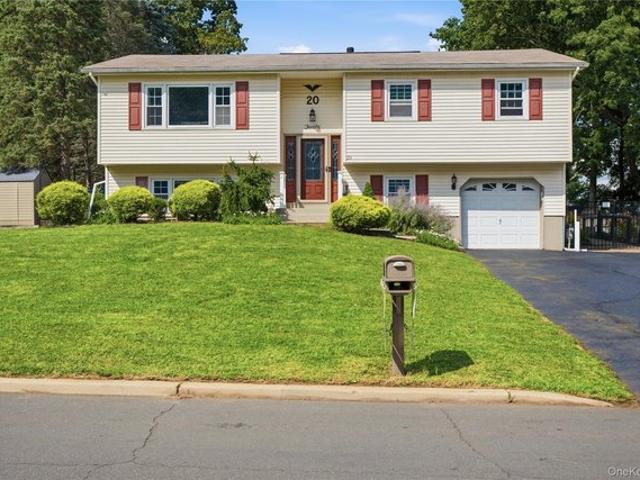 20 Northpark Dr, Garnerville, NY 10923