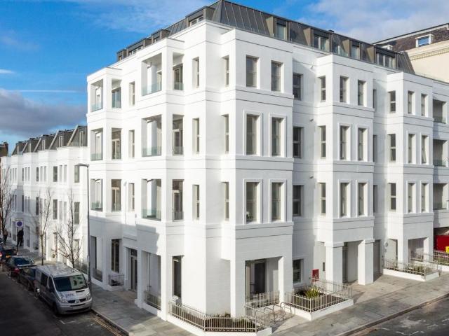 20 Norfolk Terrace, Brighton BN1 1 bed flat to rent £1,550 pcm £358 pw