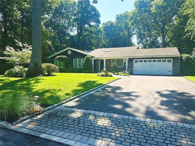 20 Oak Tree Dr, Smithtown, NY 11787