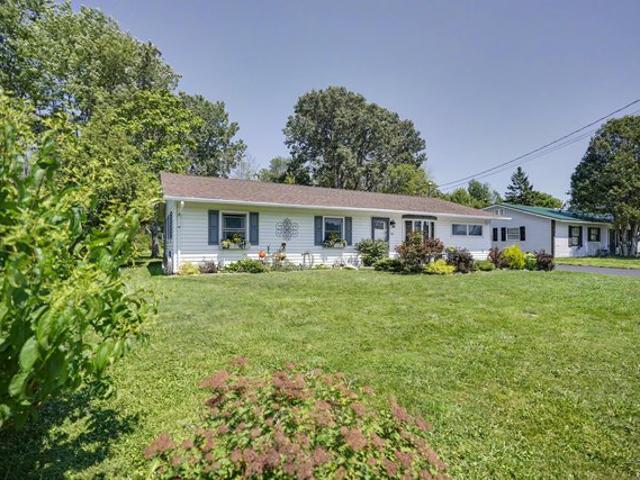 20 Oswego Ln, Plattsburgh, NY 12901